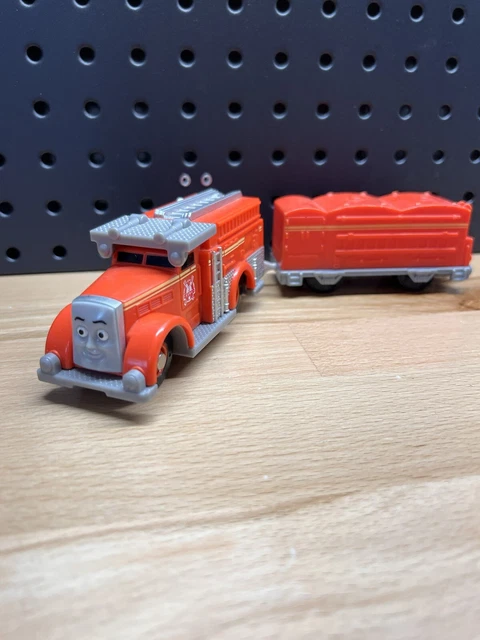 THOMAS & FRIENDS Trackmaster Motorized Train Flynn Engine 2011 Fire ...