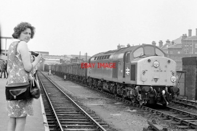 PHOTO CLASS 40 Loco No D303 (40103) At Shrewsbury Station 1974 £1.45 ...