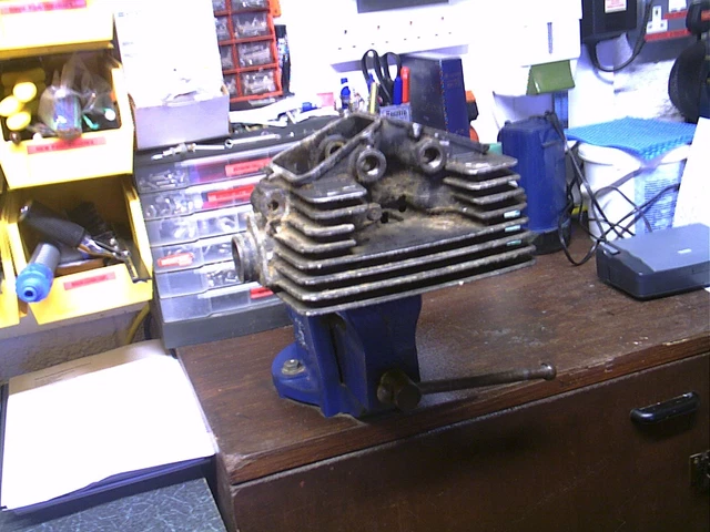 ARMSTRONG MT500 & Harley Davidson Mt350 Zylinderkopf Schraubenhalterung ...