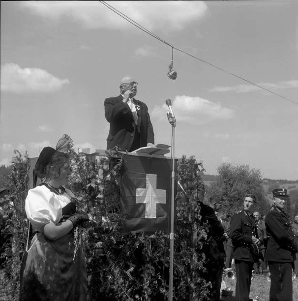 FORMER FEDERAL COUNCILLOR Minger at the commemoration 300 years Sw- Old ...