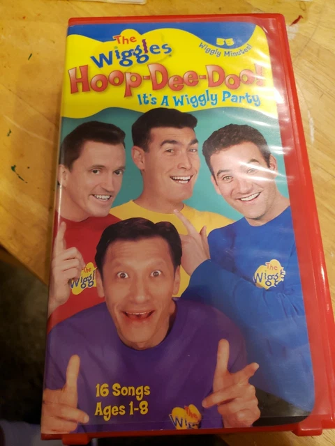 The Wiggles Hoop Dee Doo Its A Wiggly Party Vhs Video Tape In Clam 2060