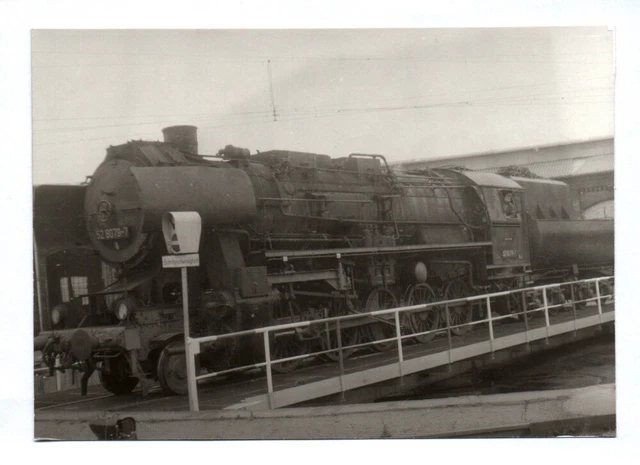 PHOTO STEAM LOCOMOTIVE 52 8079-7 Bahnwerk Schöneweide 1988 $11.62 ...