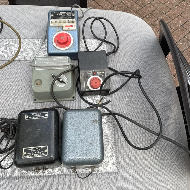 FIVE UNTESTED POWER Units For Model Railway, 3 Triang , 1 Mecanno, 1 ...
