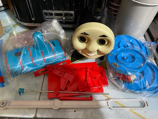 TOMY TRACKMASTER THOMAS THE TANK SPARES/PARTS DAMAGED Mega Thomas Read ...