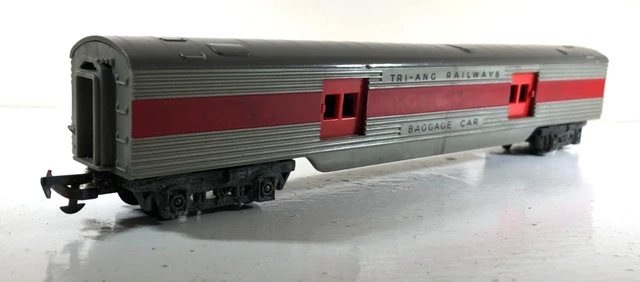 TRI-ANG R130 TRANSCONTINENTAL Baggage Car Coach Red & Silver OO Gauge ...