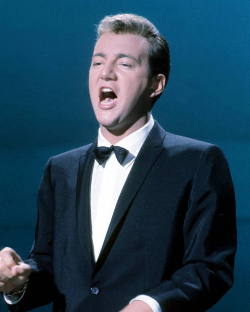 AMERICAN SINGER AND actor Bobby Darin circa 1960 Old Movie Photo $9.00 ...