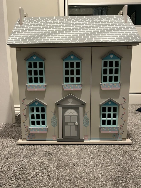 WOODEN DOLLS HOUSE By Little Town/ Aldi £21.47 - PicClick UK