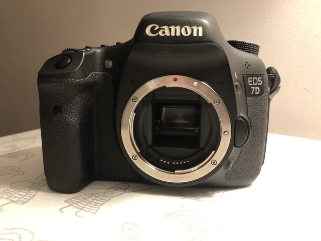 CANON EOS 7D Body Only Black 18.0MP APS-C DSLR Camera - 13069 Shutter ...