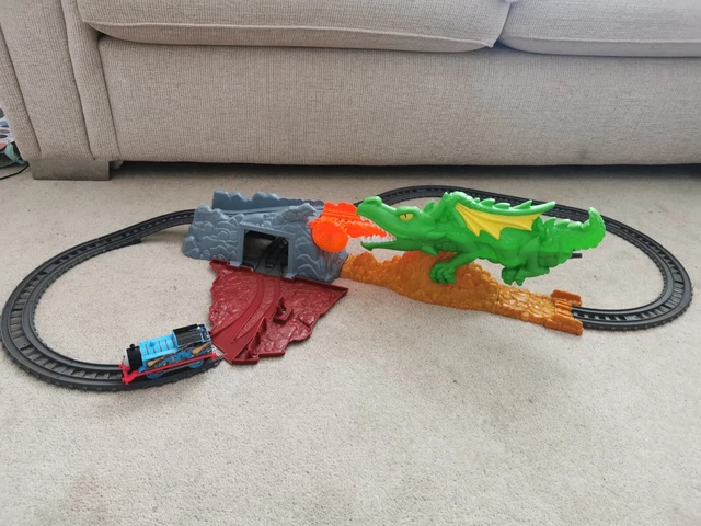 THOMAS AND FRIENDS Trackmaster Dragon Escape Set with Motorised Train £ ...