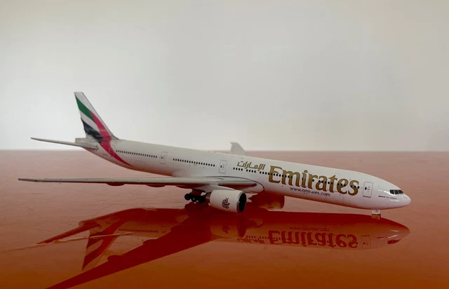 GEMINI JETS 1/400 Model Emirates Airlines Boeing 777-300 Er Missing ...