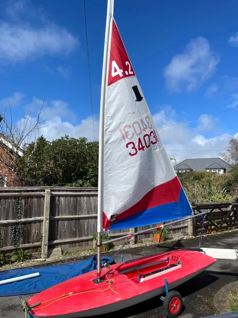 TOPPER DINGHY 45176, red deck. Boat is ready to sail with all fittings ...