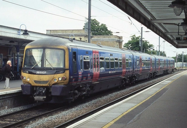 FIRST CAPITAL CONNECT 365507 Class 365 Networker Express EMU Railway ...
