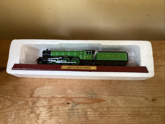 HORNBY LNER FLYING Scotsman Locomotive 4472 Static Display Model Show ...