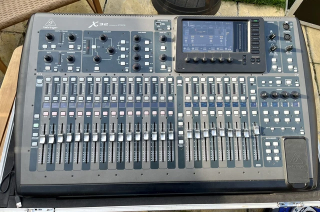 BEHRINGER X32 DIGITAL Mixing Desk With Flight case. EUR 1.286,64 ...