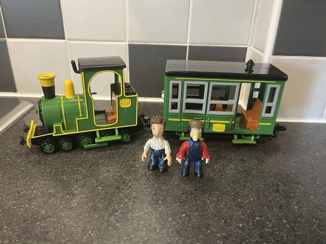 POSTMAN PAT GREENDALE Rocket Push Along Engine & Carriage Character ...