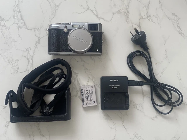 FUJIFILM X100S 16 MP Camera - Minimal Use and Wear, 1600 Shutter Count $810.00 - PicClick AU