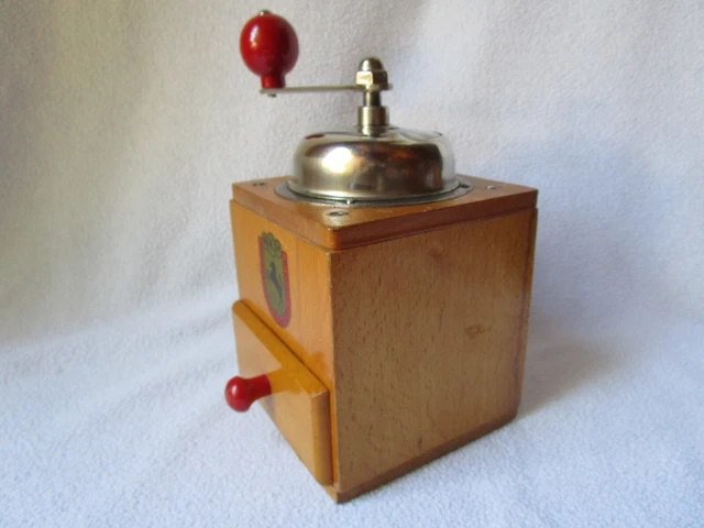 MKH MÄRKISCHE KAFFEEMÜHLENFABRIK Holz-Kaffeemühle mit Kurbel und Stahlmahlwerk. EUR 45,00 ...