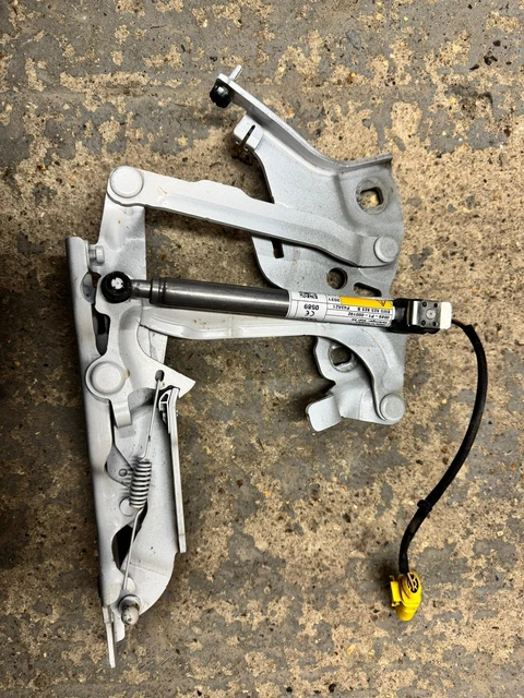 AUDI A4 A5 B9 Front Left Bonnet Hinge Actuator 8W0823301E £180.00 ...