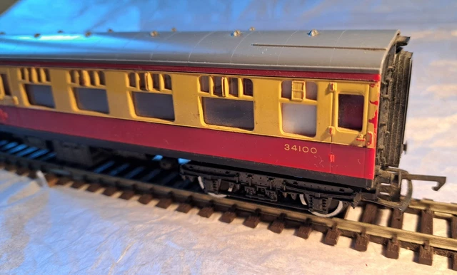 HORNBY OO GAUGE BR BSK SECOND CORRIDOR COACH 34100 Crimson & Cream ...