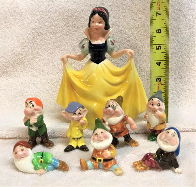 Vintage Disney Andsnow White And The Seven Dwarfs Porcelain Figurine Set