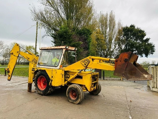 JCB 3C SERIES 3 Backhoe Digger C/W Four In One Bucket £3,950.00 ...