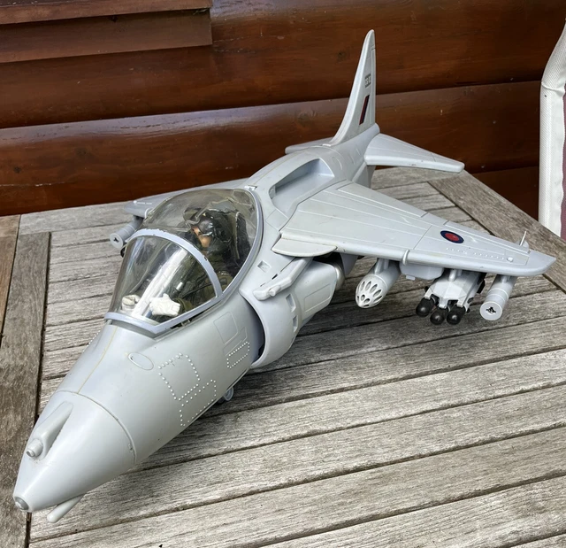 HM ARMED FORCES Fast Attack V.T.O.L Harrier jet plane &GR-1 Jump Jet ...