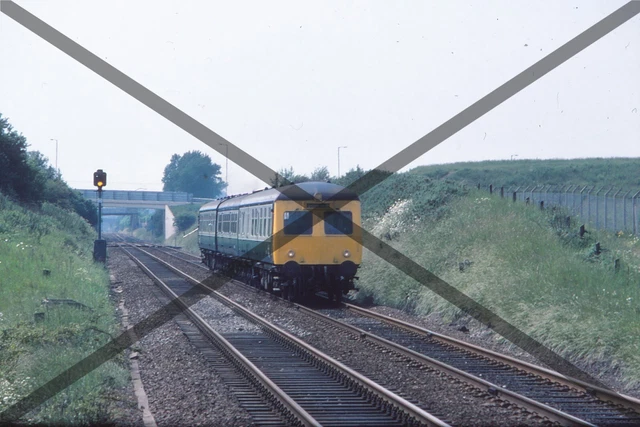 RAILWAY LOCOMOTIVE 35MM Slide – Class 120 Dmu At New Hadley 1984 £1.99 ...