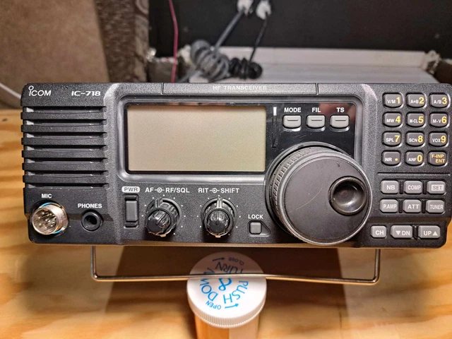 ICOM IC-718 HF Transeiver EXCELLENT Condition with internal CW / RTTY ...