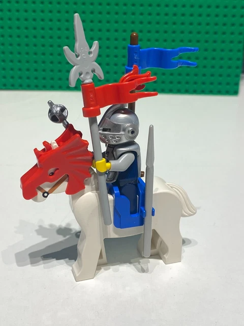 MINIFIGURE LEGO CASTLE Knight avec plaque d'argent Flaive Flaive Flail ...