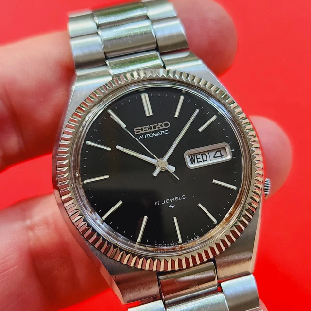 SEIKO AUTOMATIC WATCH Black Dial Rare Fluted Bezel Bracelet 7009-8139 ...