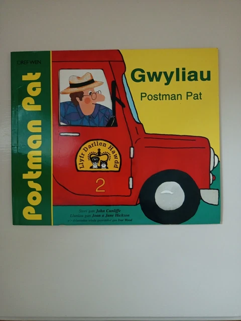 POSTMAN PAT WELSH paper back book Gwyliau postman pat £1.50 - PicClick UK