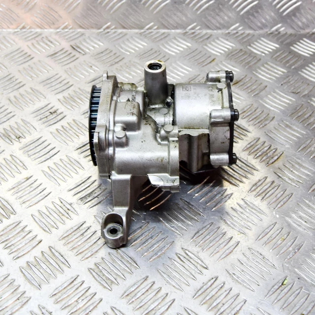 VOLKSWAGEN GOLF MK7 Pompa olio motore 04L115263A 04L145208D 1.6 Diesel ...