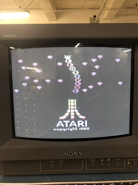 VINTAGE SONY PVM-14N5U CRT Monitor Trinitron RGB Retro Gaming 14” *READ ...