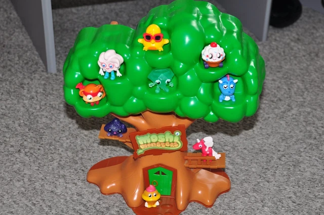 MOSHI MONSTERS TREEHOUSE with Working Lift & 9 Figures £16.32 - PicClick UK