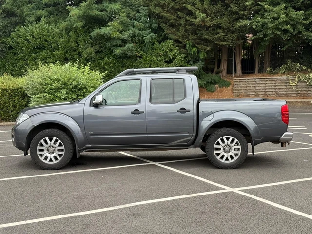 NISSAN NAVARA OUTLAW 3l v6 d40 automatic twin-cab £4,950.00 - PicClick UK