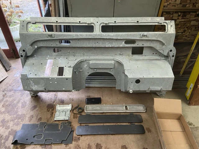 LAND ROVER DEFENDER Bulkhead Td5 Galvanised - Genuine £1,000.00 ...