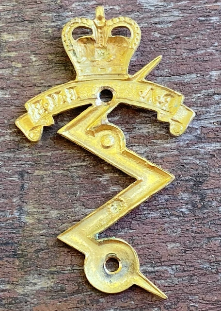 ROYAL AUSTRALIAN ELECTRICAL Mechanical Engineers Corp Badge Pin $12.50 ...