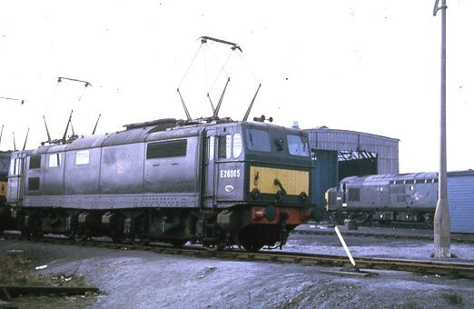 ORIGINAL COLOUR SLIDE of E26005 BR class 76 Woodhead electric loco £7. ...