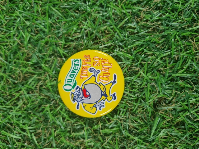 PROMOTIONAL PIN BADGE walkers quavers they're so curly £2.99 - PicClick UK