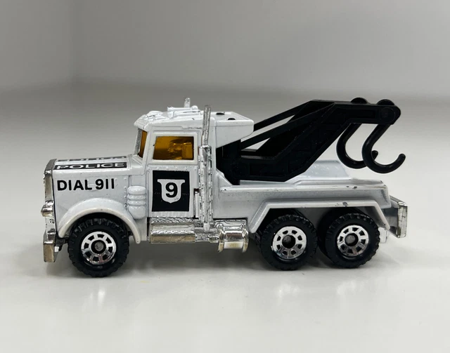 MATCHBOX PETERBILT POLICE Truck Rig Tow Truck Collectable Scale 1:64 £ ...