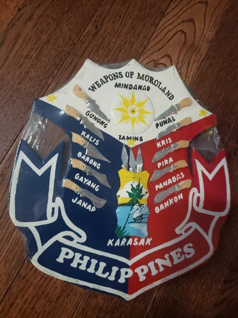 VINTAGE WEAPONS OF Moroland Mindanao Wood Shield Plaque Knives ...