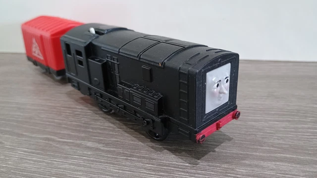 THOMAS & FRIENDS Trackmaster Motorised DEVIOUS DIESEL & 1 Truck (2 ...
