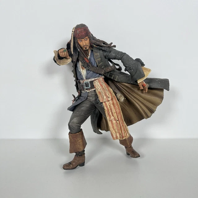 DISNEY PIRATES OF the Caribbean: Capt. Jack Sparrow Figure - NECA ...