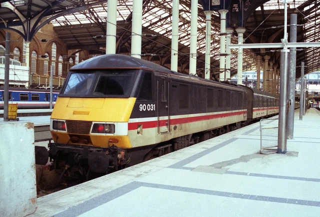 BRITISH RAIL 90031 Class 90 Electric Locomotive Railway Photo £1.05 ...