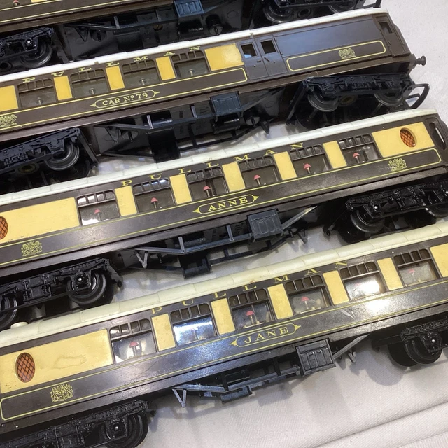 5X TRIANG 00 GAUGE PULLMAN RUTH/MARY/ANNE/JANE/CAR 79 COACHES. See Des ...