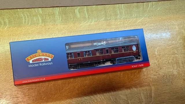 BACHMANN 'OO' 34-403A Thompson Ck Composite Corridor Br Maroon Coach # ...