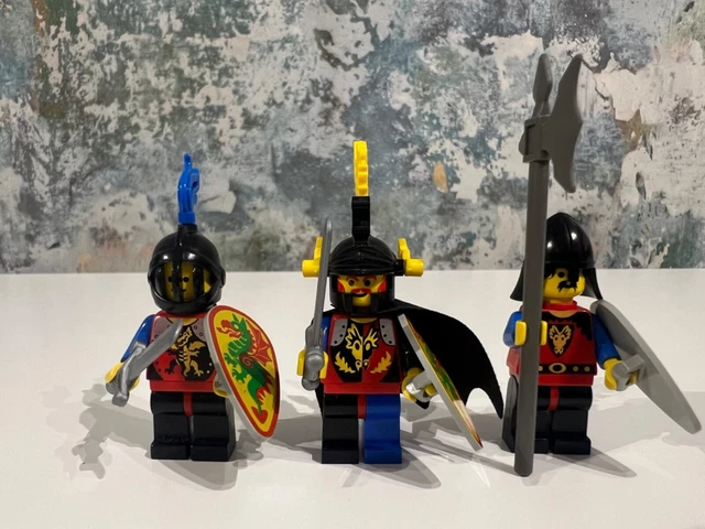 VINTAGE LEGO CASTLE Dragon Knights Minifigures with shields and accessories £35.00 - PicClick UK
