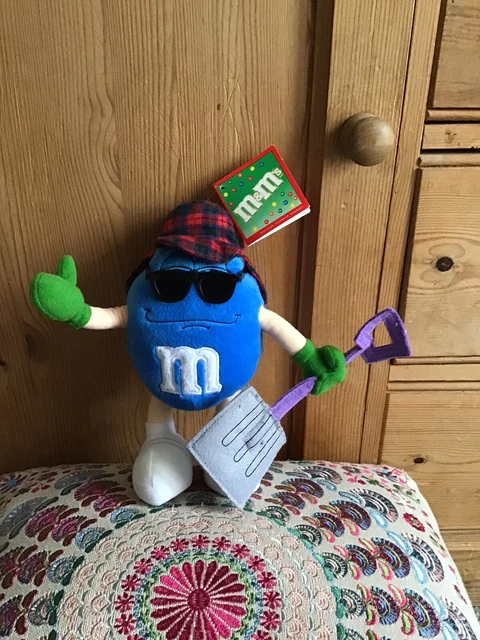 NEW 2002 CHRISTMAS Seasonal Blue Male M&M Snow Shovel Poseable Soft ...