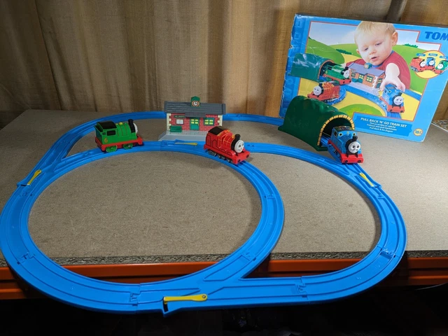 THOMAS AND FRIENDS Pull Back N Go Train Track Play Set - Tomy Age 18 ...
