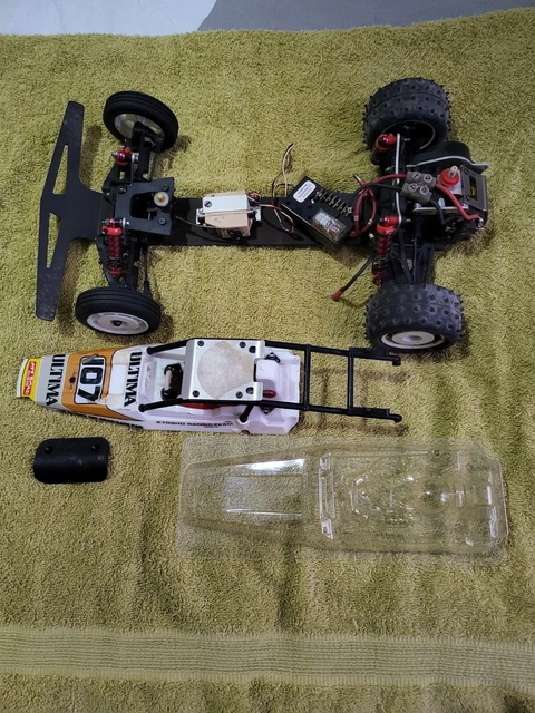 VINTAGE KYOSHO ULTIMA Rc Car With Extra Shell Revolution Motor Etc £150 ...